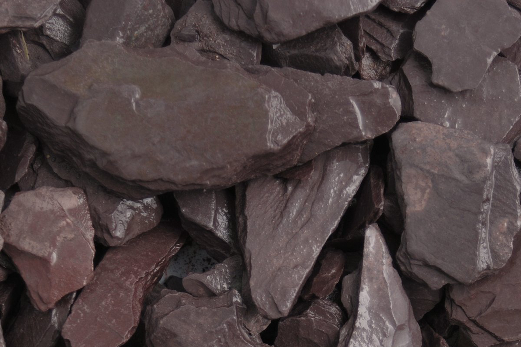 Plum Slate Chippings - UK Wide Delivery | Buy Online Today | Corker.co.uk