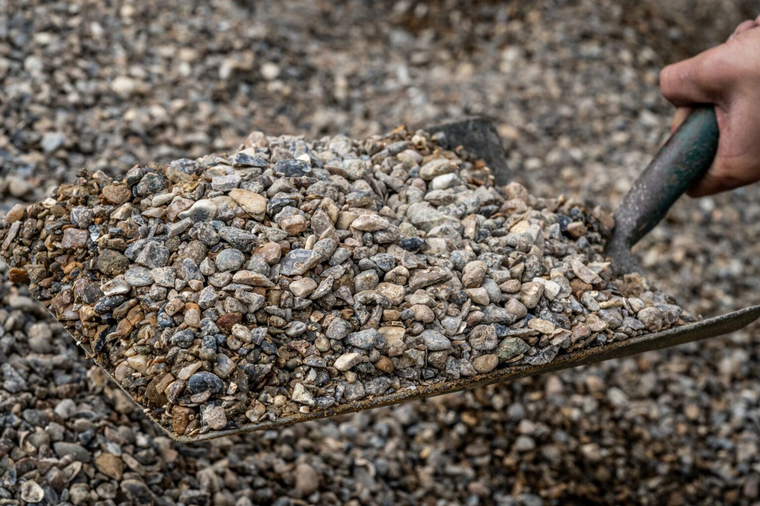 Pea Shingle 10mm | 25kg, 450kg and 900kg bags | Corker.co.uk