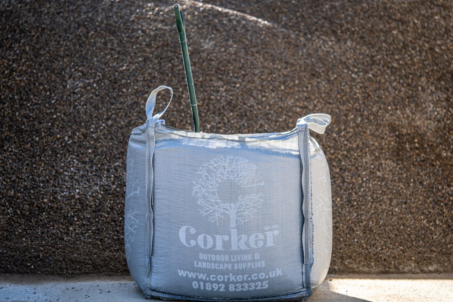 Pea Shingle 10mm | 25kg, 450kg and 900kg bags | Corker.co.uk