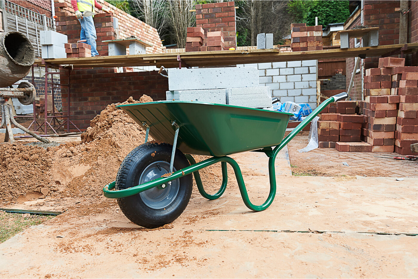 Green Construction Wheelbarrow with Pneumatic Wheel 90 L - UK Wide ...